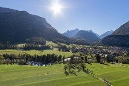 Ojstrica najlepši pogled na Blejsko jezero, blejski grad in karavanke ...
